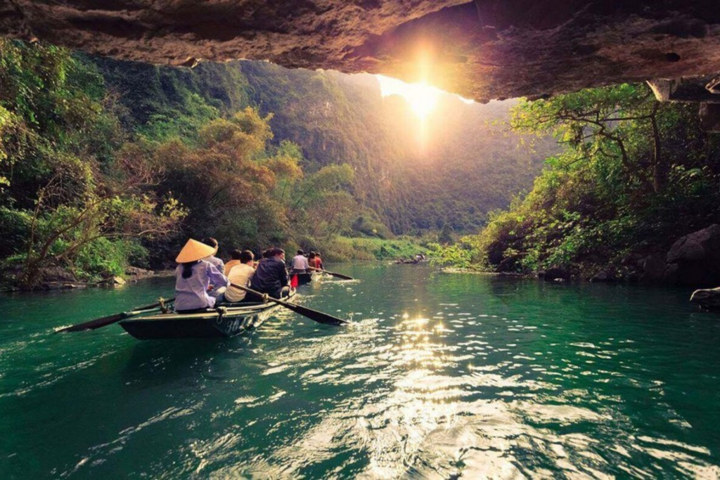 Lily's Travel Agency in VietNam - Lily's Travel Agency